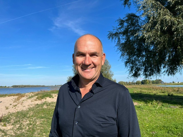 Van den Heuvel - Introduction Henk Woltman